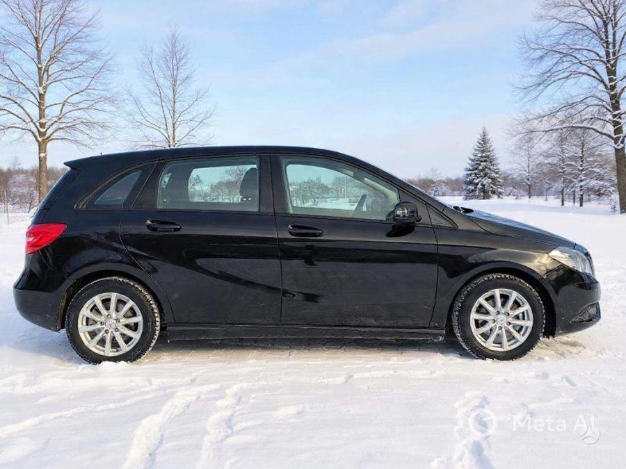 Black Mercedes-Benz B 180 2013 in Klaipeda, with an engine capacity of 0.00 L and mileage of 260 thousand km for 5999 €, photo 6 on AUTOMOTO.COM.LV