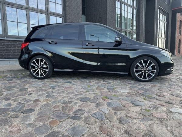 Black Mercedes-Benz B 180 2014 in Riga, with an engine capacity of 1.80 L and mileage of 233 thousand km for 8200 €, photo 6 on AUTOMOTO.COM.LV