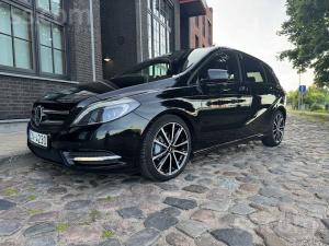 Melns Mercedes-Benz B 180 2014 Rīga, ar dzinēja tilpumu 1.80 L un nobraukumu 233 tūkst. km par 8200 €, foto 13 vietnē AUTOMOTO.COM.LV