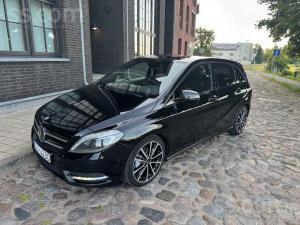 Melns Mercedes-Benz B 180 2014 Rīga, ar dzinēja tilpumu 1.80 L un nobraukumu 233 tūkst. km par 8200 €, foto 14 vietnē AUTOMOTO.COM.LV