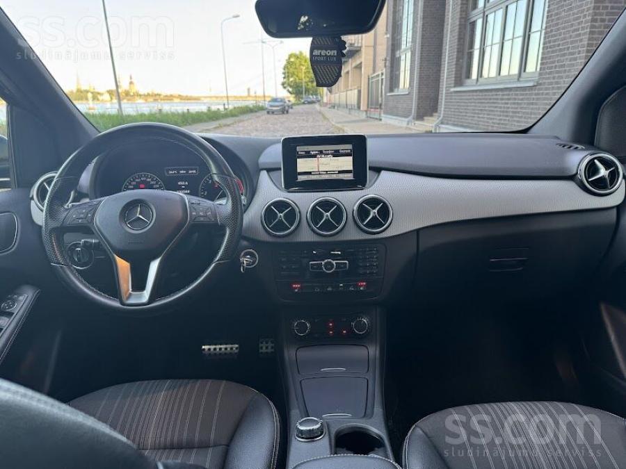 Melns Mercedes-Benz B 180 2014 Rīga, ar dzinēja tilpumu 1.80 L un nobraukumu 233 tūkst. km par 8200 €, foto 24 vietnē AUTOMOTO.COM.LV