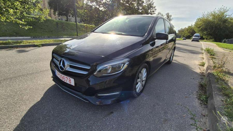 Black Mercedes-Benz B 180 2016 in Vilnius, with an engine capacity of 1.46 L and mileage of 230 thousand km for 5700 €, photo 1 on AUTOMOTO.COM.LV