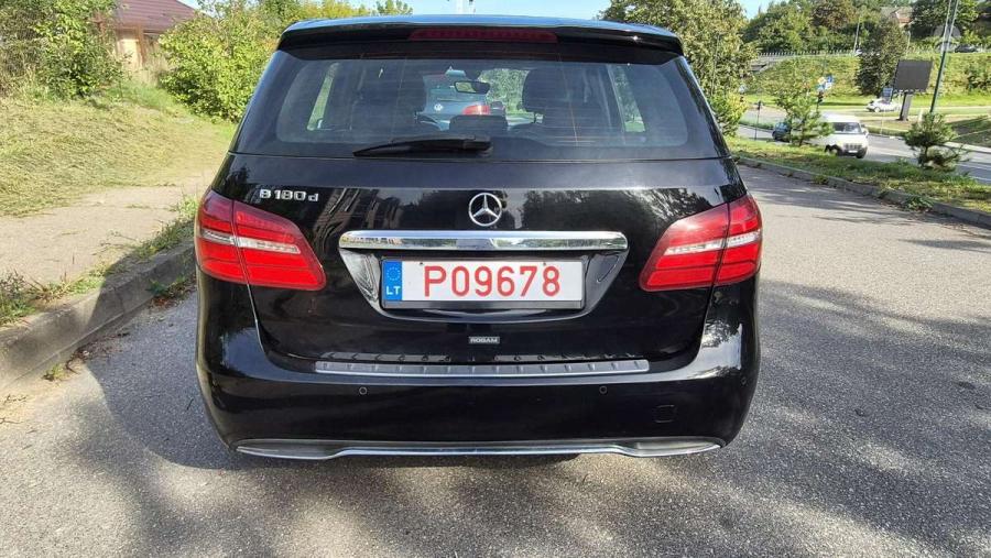 Black Mercedes-Benz B 180 2016 in Vilnius, with an engine capacity of 1.46 L and mileage of 230 thousand km for 5700 €, photo 5 on AUTOMOTO.COM.LV