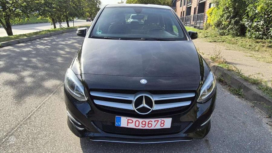 Black Mercedes-Benz B 180 2016 in Vilnius, with an engine capacity of 1.46 L and mileage of 230 thousand km for 5700 €, photo 9 on AUTOMOTO.COM.LV