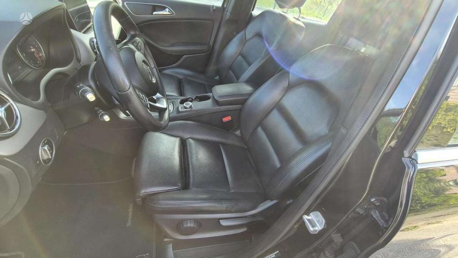 Black Mercedes-Benz B 180 2016 in Vilnius, with an engine capacity of 1.46 L and mileage of 230 thousand km for 5700 €, photo 11 on AUTOMOTO.COM.LV