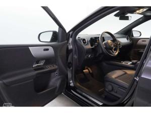 Black Mercedes-Benz B 180 2019 in Kaunas, with an engine capacity of 1.30 L and mileage of 32 thousand km for 24872 €, photo 15 on AUTOMOTO.COM.LV