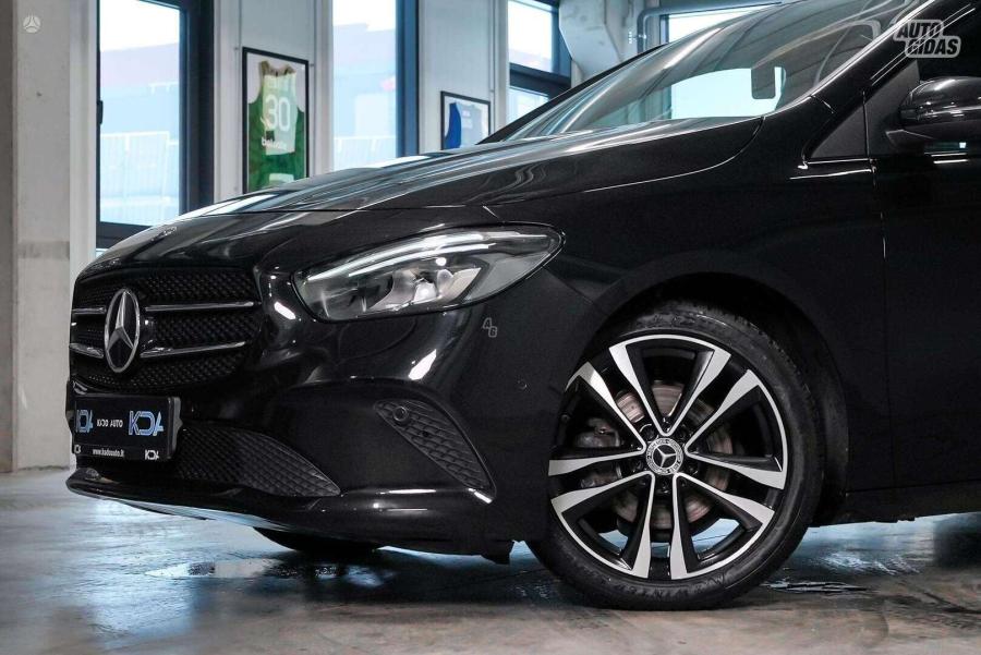Black Mercedes-Benz B 180 2019 in Marijampole, with an engine capacity of 1.50 L and mileage of 77 thousand km for 15950 €, photo 7 on AUTOMOTO.COM.LV