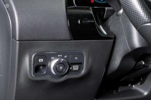 Black Mercedes-Benz B 180 2019 in Kaunas, with an engine capacity of 1.50 L and mileage of 77 thousand km for 14950 €, photo 29 on AUTOMOTO.COM.LV