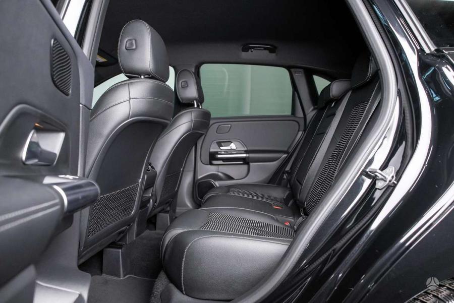 Black Mercedes-Benz B 180 2019 in Kaunas, with an engine capacity of 1.50 L and mileage of 77 thousand km for 14950 €, photo 34 on AUTOMOTO.COM.LV