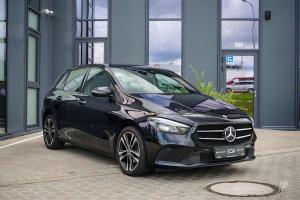 Melns Mercedes-Benz B 180 2019 Kauņa, ar dzinēja tilpumu 1.50 L un nobraukumu 77 tūkst. km par 14950 €, foto  vietnē AUTOMOTO.COM.LV