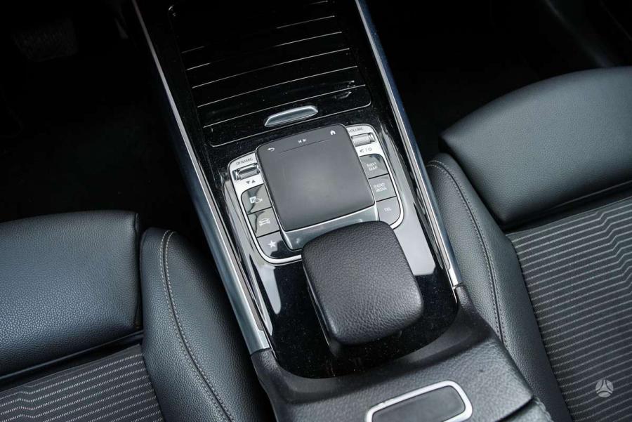 Melns Mercedes-Benz B 180 2019 Kauņa, ar dzinēja tilpumu 1.50 L un nobraukumu 77 tūkst. km par 14950 €, foto 26 vietnē AUTOMOTO.COM.LV