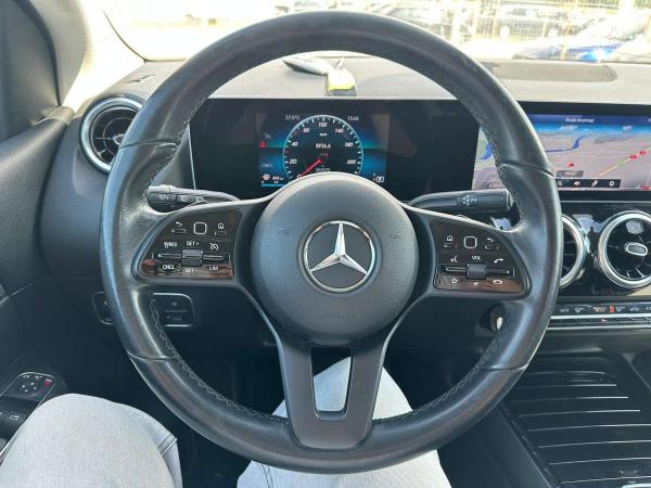 Black Mercedes-Benz B 180 2020 in Vilnius, with an engine capacity of 1.33 L and mileage of 202 thousand km for 12990 €, photo 9 on AUTOMOTO.COM.LV