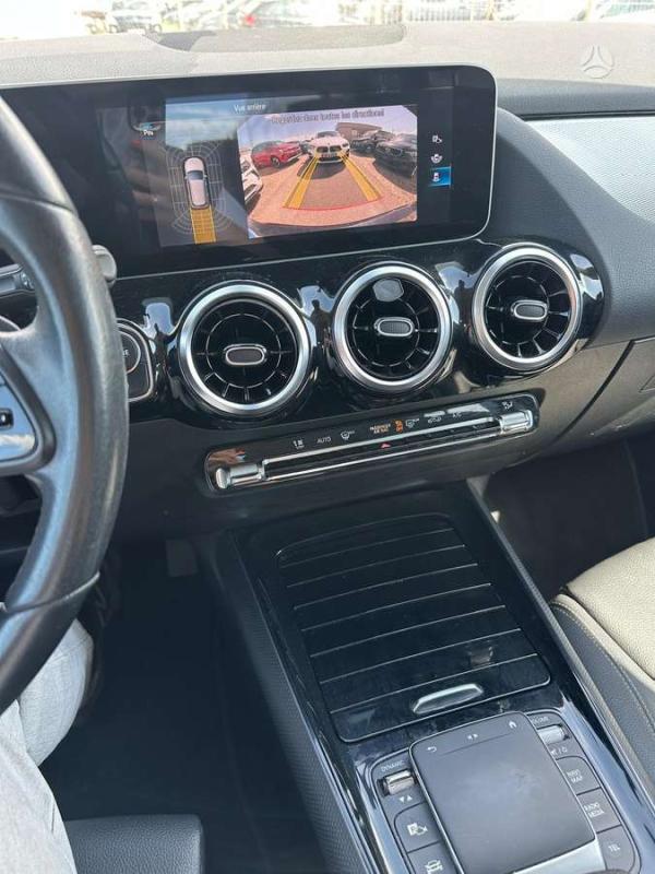 Black Mercedes-Benz B 180 2020 in Vilnius, with an engine capacity of 1.33 L and mileage of 202 thousand km for 12990 €, photo 10 on AUTOMOTO.COM.LV