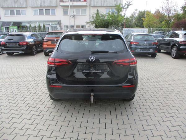 Melns Mercedes-Benz B 180 2022 Kauņa, ar dzinēja tilpumu 2.00 L un nobraukumu 100 tūkst. km par 22745 €, foto 7 vietnē AUTOMOTO.COM.LV