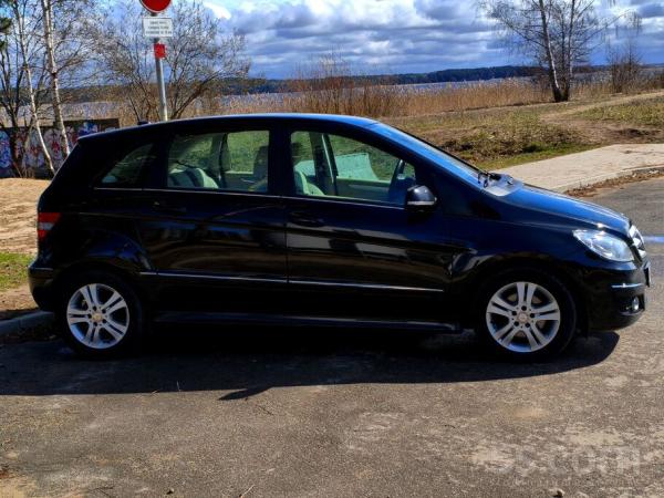 Melns Mercedes-Benz B 180 2011 Rīga, ar dzinēja tilpumu 2.00 L un nobraukumu 240 tūkst. km par 3990 €, foto 4 vietnē AUTOMOTO.COM.LV