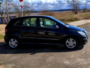 Melns Mercedes-Benz B 180 2011 Rīga, ar dzinēja tilpumu 2.00 L un nobraukumu 240 tūkst. km par 3990 €, foto 4 vietnē AUTOMOTO.COM.LV