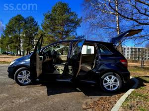 Melns Mercedes-Benz B 180 2011 Rīga, ar dzinēja tilpumu 2.00 L un nobraukumu 240 tūkst. km par 3990 €, foto 6 vietnē AUTOMOTO.COM.LV