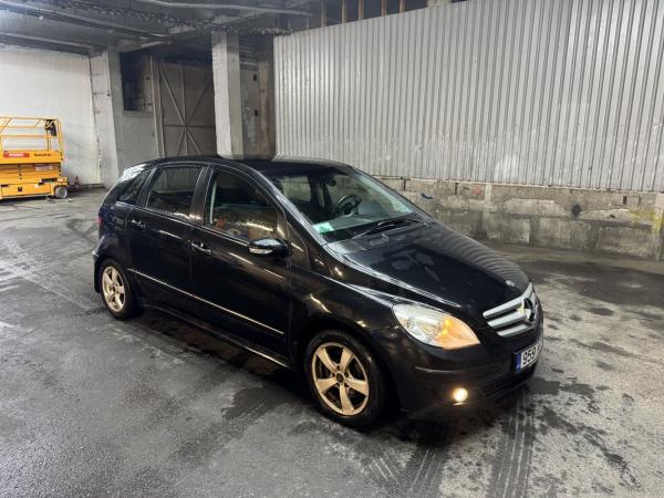 Black Mercedes-Benz B 180 2006 in Tallinn, with an engine capacity of 2.00 L and mileage of 239 thousand km for 2599 €, photo 7 on AUTOMOTO.COM.LV