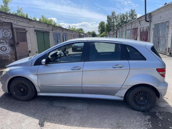 Blue Mercedes-Benz B 180 2005 in Kedainiai, with an engine capacity of 2.00 L and mileage of 345 thousand km for 900 €, photo 5 on AUTOMOTO.COM.LV