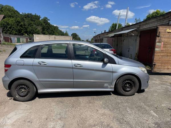 Blue Mercedes-Benz B 180 2005 in Kedainiai, with an engine capacity of 2.00 L and mileage of 345 thousand km for 900 €, photo 7 on AUTOMOTO.COM.LV