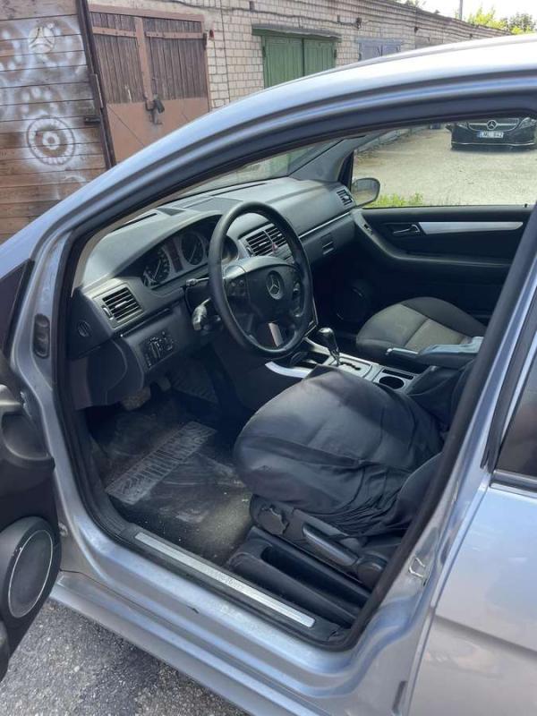 Blue Mercedes-Benz B 180 2005 in Kedainiai, with an engine capacity of 2.00 L and mileage of 345 thousand km for 900 €, photo 8 on AUTOMOTO.COM.LV
