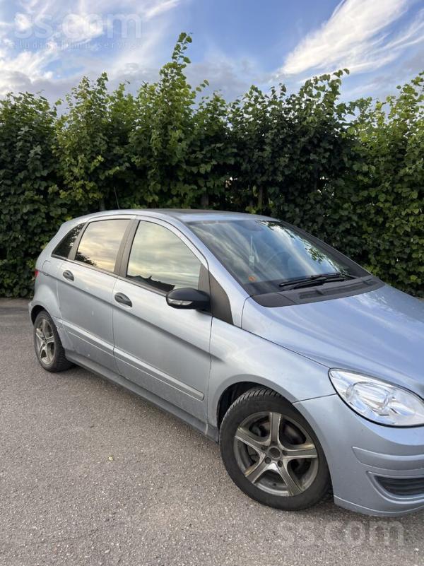 Blue Mercedes-Benz B 180 2006 in Jelgava, with an engine capacity of 1.90 L and mileage of 314 thousand km for 900 €, photo 3 on AUTOMOTO.COM.LV