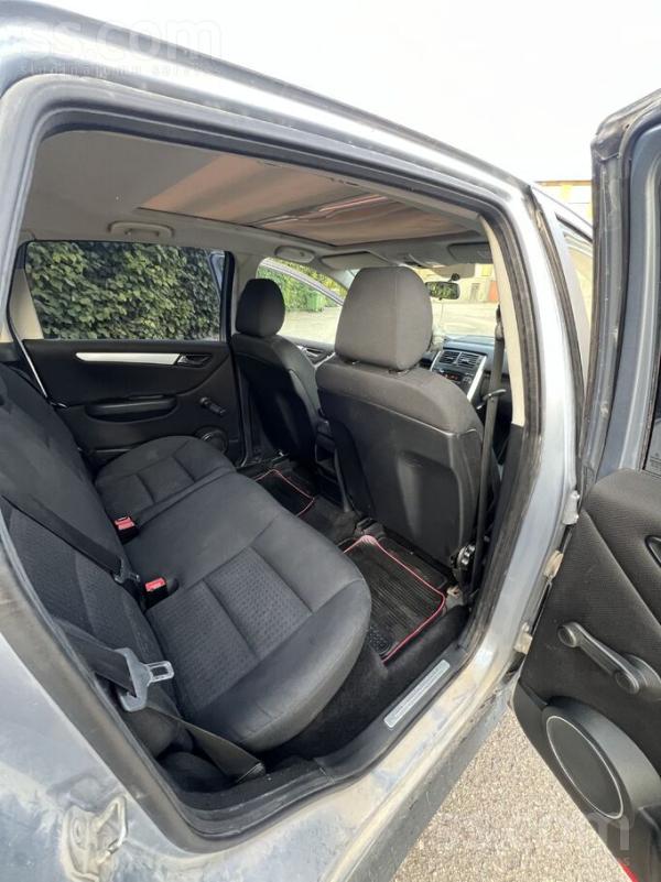 Blue Mercedes-Benz B 180 2006 in Jelgava, with an engine capacity of 1.90 L and mileage of 314 thousand km for 900 €, photo 8 on AUTOMOTO.COM.LV