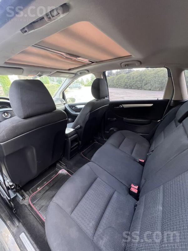 Blue Mercedes-Benz B 180 2006 in Jelgava, with an engine capacity of 1.90 L and mileage of 314 thousand km for 900 €, photo 9 on AUTOMOTO.COM.LV