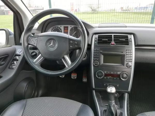Blue Mercedes-Benz B 180 2009 in Saldus, with an engine capacity of 2.00 L and mileage of 180 thousand km for 3400 €, photo 7 on AUTOMOTO.COM.LV