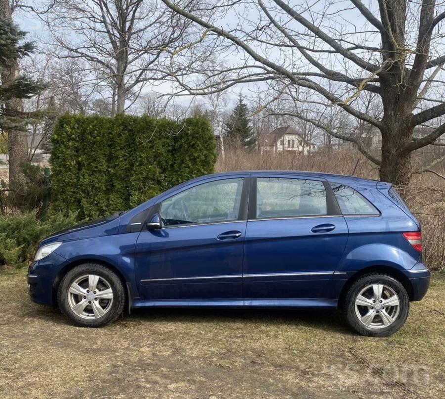 Zils Mercedes-Benz B 180 2010 Rīga, ar dzinēja tilpumu 2.00 L un nobraukumu 262 tūkst. km par 2000 €, foto 4 vietnē AUTOMOTO.COM.LV