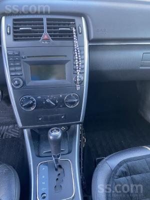 Zils Mercedes-Benz B 180 2010 Rīga, ar dzinēja tilpumu 2.00 L un nobraukumu 262 tūkst. km par 2000 €, foto 7 vietnē AUTOMOTO.COM.LV