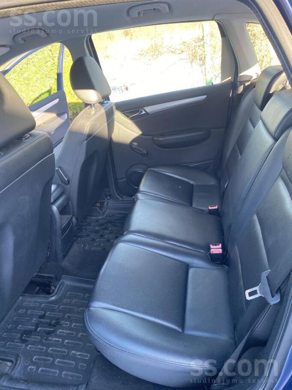 Zils Mercedes-Benz B 180 2010 Rīga, ar dzinēja tilpumu 2.00 L un nobraukumu 262 tūkst. km par 2000 €, foto 8 vietnē AUTOMOTO.COM.LV