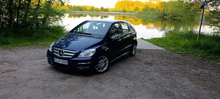 Zils Mercedes-Benz B 180 2011 Skuodas, ar dzinēja tilpumu 2.00 L un nobraukumu 241 tūkst. km par 2800 €, foto 1 vietnē AUTOMOTO.COM.LV