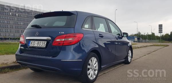 Zils Mercedes-Benz B 180 2012 Rīga, ar dzinēja tilpumu 1.80 L un nobraukumu 338 tūkst. km par 4600 €, foto 5 vietnē AUTOMOTO.COM.LV