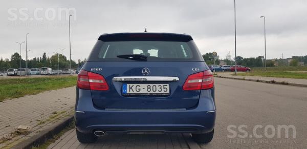 Zils Mercedes-Benz B 180 2012 Rīga, ar dzinēja tilpumu 1.80 L un nobraukumu 338 tūkst. km par 4600 €, foto 6 vietnē AUTOMOTO.COM.LV