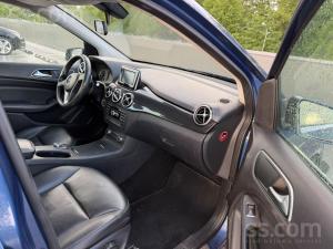 Zils Mercedes-Benz B 180 2012 Rīga, ar dzinēja tilpumu 1.80 L un nobraukumu 280 tūkst. km par 3500 €, foto 3 vietnē AUTOMOTO.COM.LV