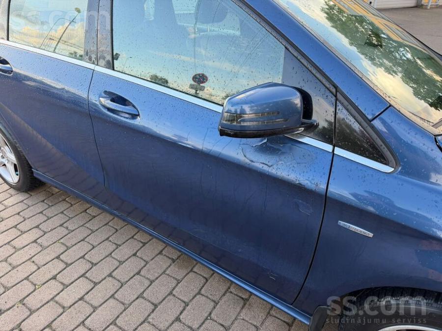 Zils Mercedes-Benz B 180 2012 Rīga, ar dzinēja tilpumu 1.80 L un nobraukumu 280 tūkst. km par 3500 €, foto 4 vietnē AUTOMOTO.COM.LV