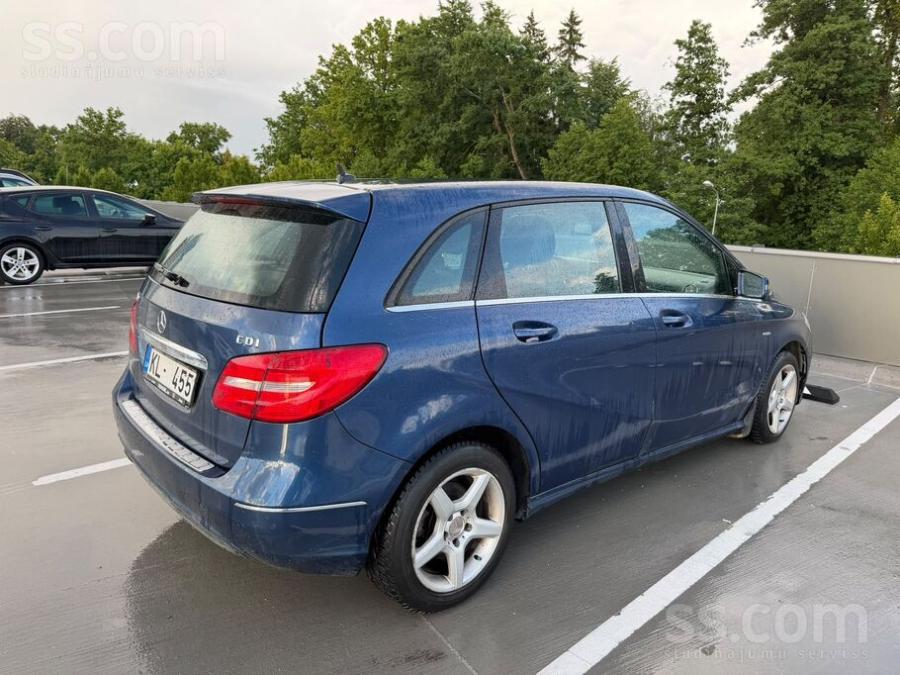 Zils Mercedes-Benz B 180 2012 Rīga, ar dzinēja tilpumu 1.80 L un nobraukumu 280 tūkst. km par 3500 €, foto 6 vietnē AUTOMOTO.COM.LV