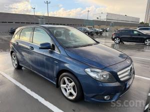 Zils Mercedes-Benz B 180 2012 Rīga, ar dzinēja tilpumu 1.80 L un nobraukumu 282 tūkst. km par 3790 €, foto  vietnē AUTOMOTO.COM.LV