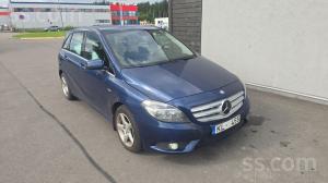Blue Mercedes-Benz B 180 2012 in Riga, with an engine capacity of 1.80 L and mileage of 282 thousand km for 3650 €, photo  on AUTOMOTO.COM.LV