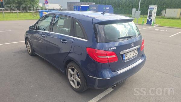 Blue Mercedes-Benz B 180 2012 in Riga, with an engine capacity of 1.80 L and mileage of 282 thousand km for 3650 €, photo 3 on AUTOMOTO.COM.LV