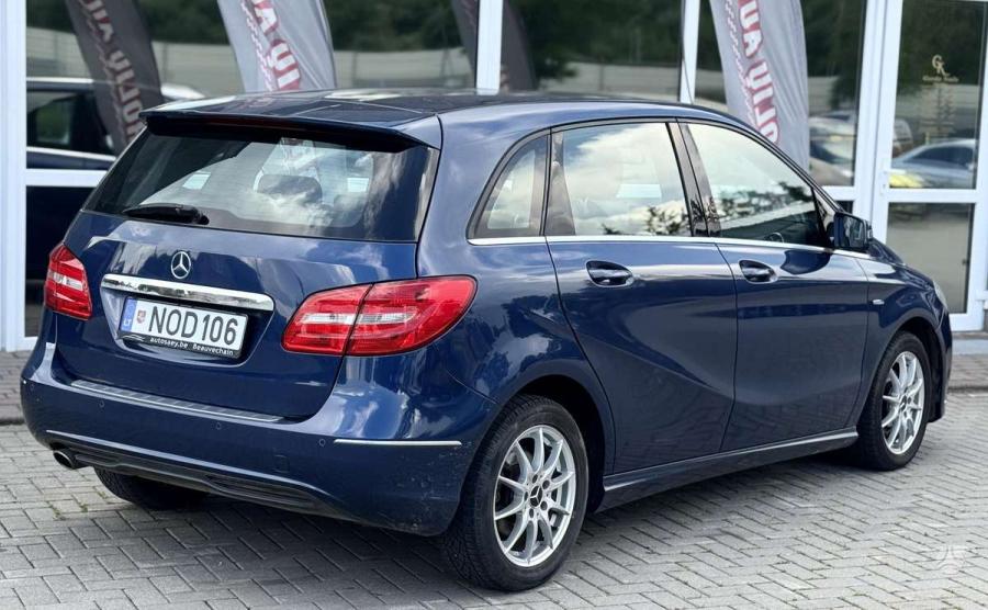 Blue Mercedes-Benz B 180 2012 in Radviliskis, with an engine capacity of 1.60 L and mileage of 155 thousand km for 5550 €, photo 10 on AUTOMOTO.COM.LV