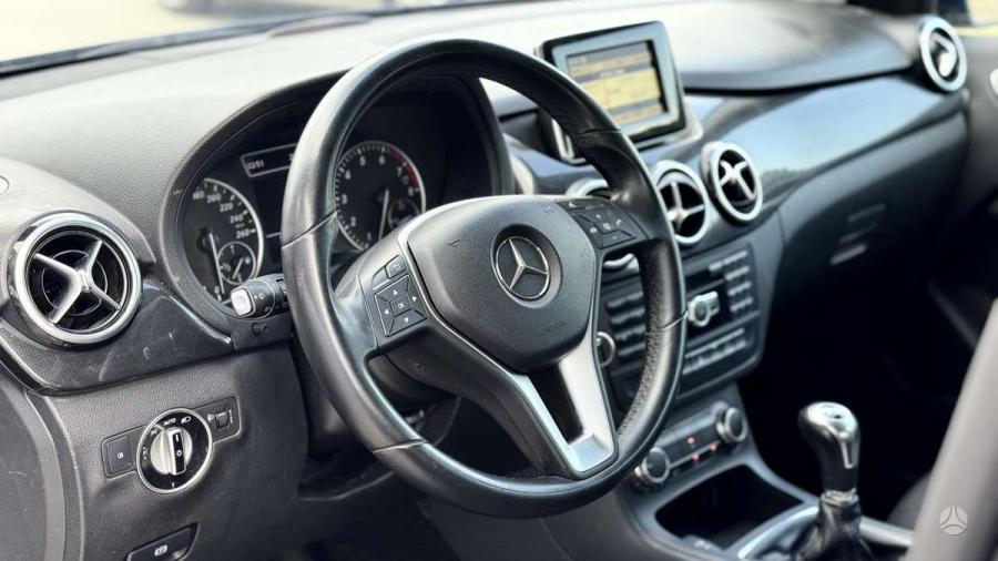 Blue Mercedes-Benz B 180 2012 in Radviliskis, with an engine capacity of 1.60 L and mileage of 155 thousand km for 5550 €, photo 15 on AUTOMOTO.COM.LV