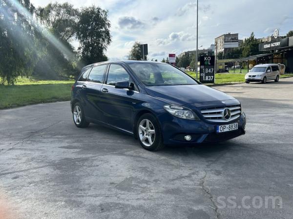 Zils Mercedes-Benz B 180 2012 Rīga, ar dzinēja tilpumu 1.80 L un nobraukumu 0 tūkst. km par 3890 €, foto 3 vietnē AUTOMOTO.COM.LV