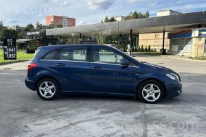 Синий Мерседес Б 180 2012 в Рига, объемом двигателя 1.80 л и пробегом 0 тыс. км за 3890 €, фото 6 на AUTOMOTO.COM.LV