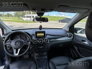 Синий Мерседес Б 180 2012 в Рига, объемом двигателя 1.80 л и пробегом 0 тыс. км за 3890 €, фото 10 на AUTOMOTO.COM.LV