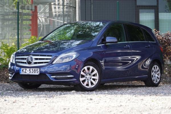 Blue Mercedes-Benz B 180 2013 in Riga, with an engine capacity of 1.80 L and mileage of 273 thousand km for 5990 €, photo 2 on AUTOMOTO.COM.LV