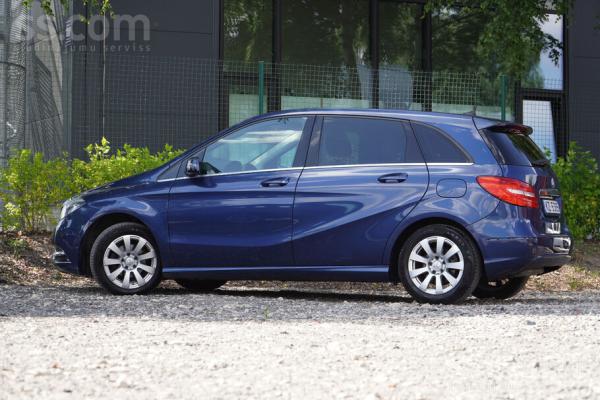 Blue Mercedes-Benz B 180 2013 in Riga, with an engine capacity of 1.80 L and mileage of 273 thousand km for 5990 €, photo 10 on AUTOMOTO.COM.LV