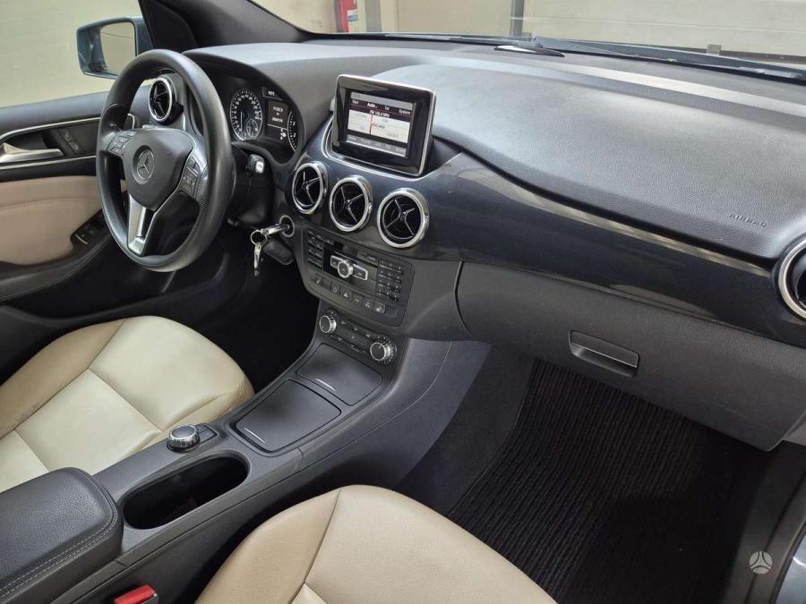 Zils Mercedes-Benz B 180 2013 Raseiniai, ar dzinēja tilpumu 1.60 L un nobraukumu 205 tūkst. km par 6500 €, foto 24 vietnē AUTOMOTO.COM.LV