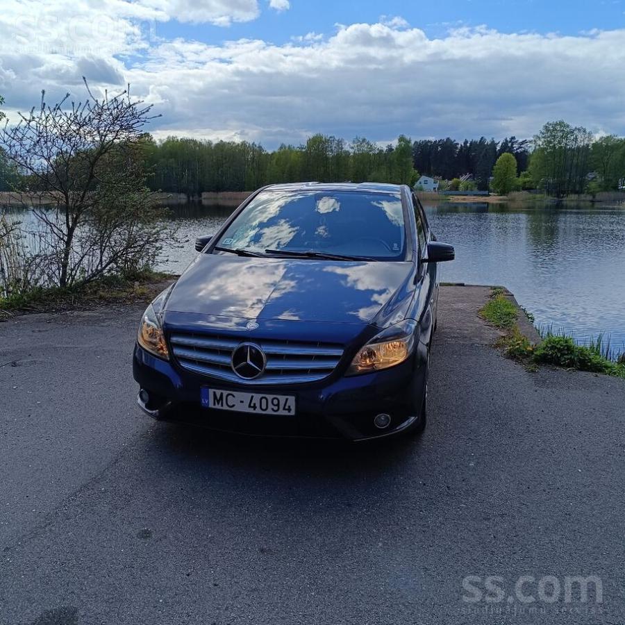 Blue Mercedes-Benz B 180 2012 in Daugavpils, with an engine capacity of 1.80 L and mileage of 222 thousand km for 5550 €, photo 3 on AUTOMOTO.COM.LV